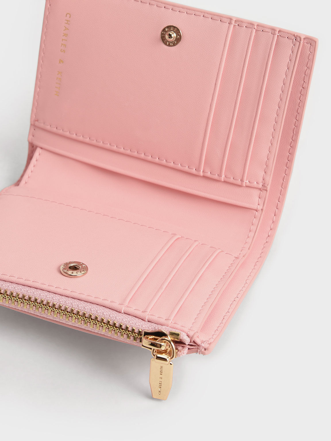 Page 3 | Belanja Dompet Wanita | Gaya Eksklusif | CHARLES & KEITH ID