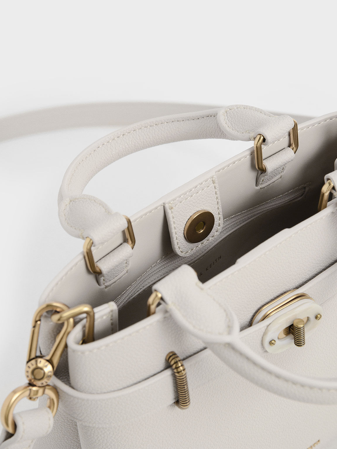 Page 6 | Belanja Online Tas Wanita | CHARLES & KEITH ID