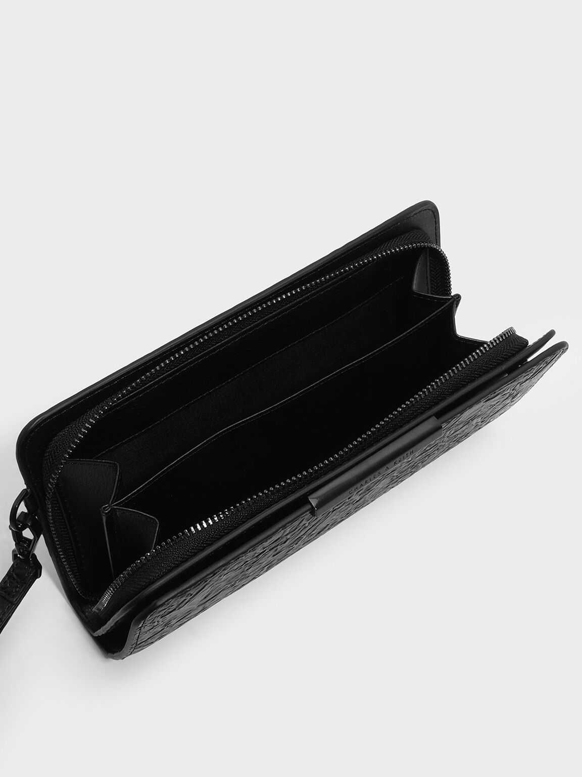Belanja Dompet Wanita | Gaya Eksklusif | CHARLES & KEITH ID