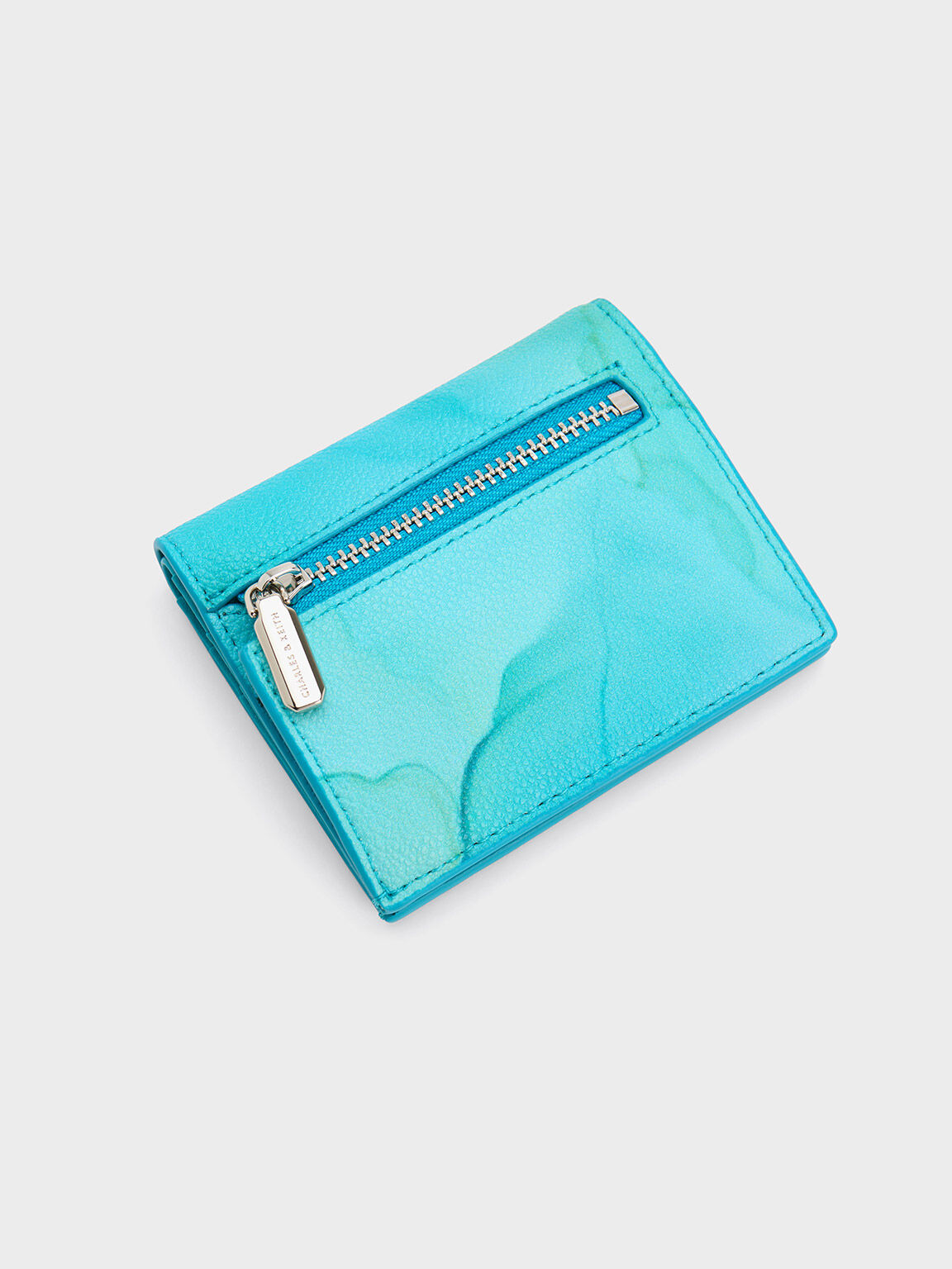 Belanja Dompet Pendek Wanita | Gaya Eksklusif | CHARLES & KEITH ID