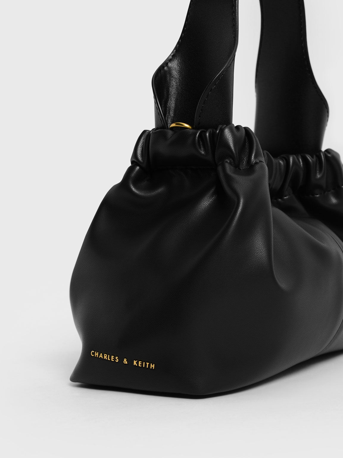 Belanja Tas Hobo & Tas Bahu Wanita | CHARLES & KEITH ID
