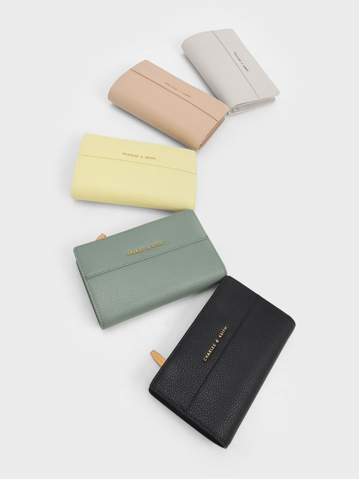 Belanja Dompet Wanita | Gaya Eksklusif | CHARLES & KEITH ID