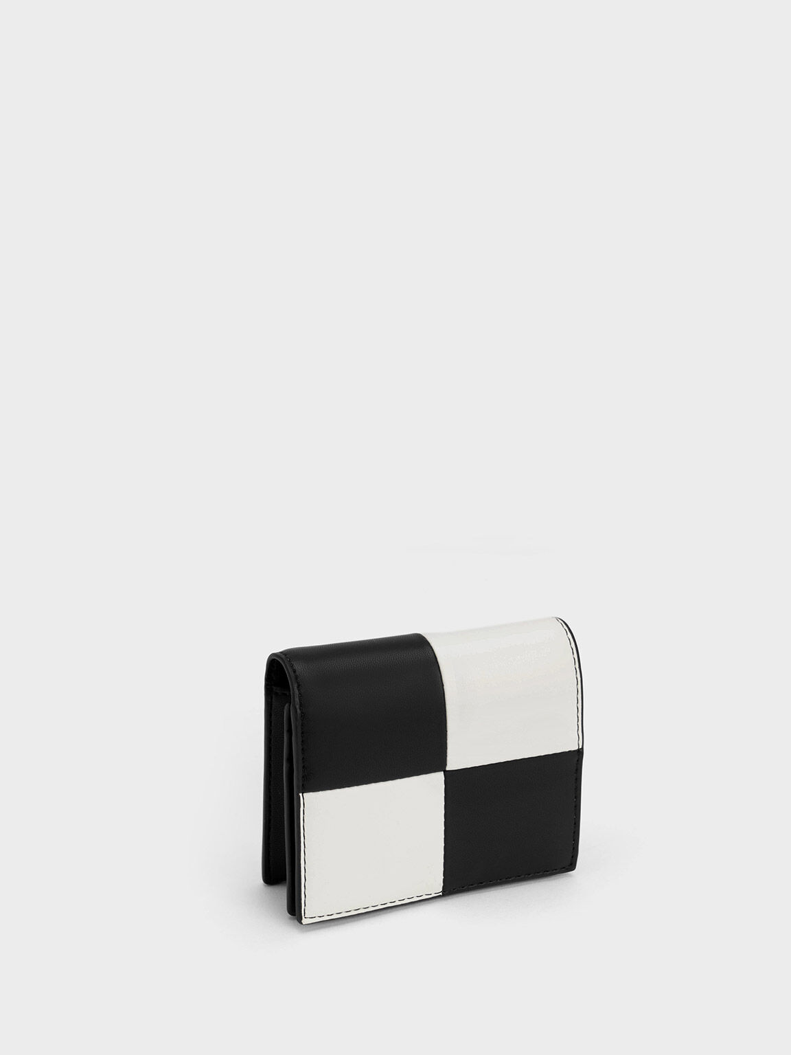 Belanja Dompet Pendek Wanita | Gaya Eksklusif | CHARLES & KEITH ID