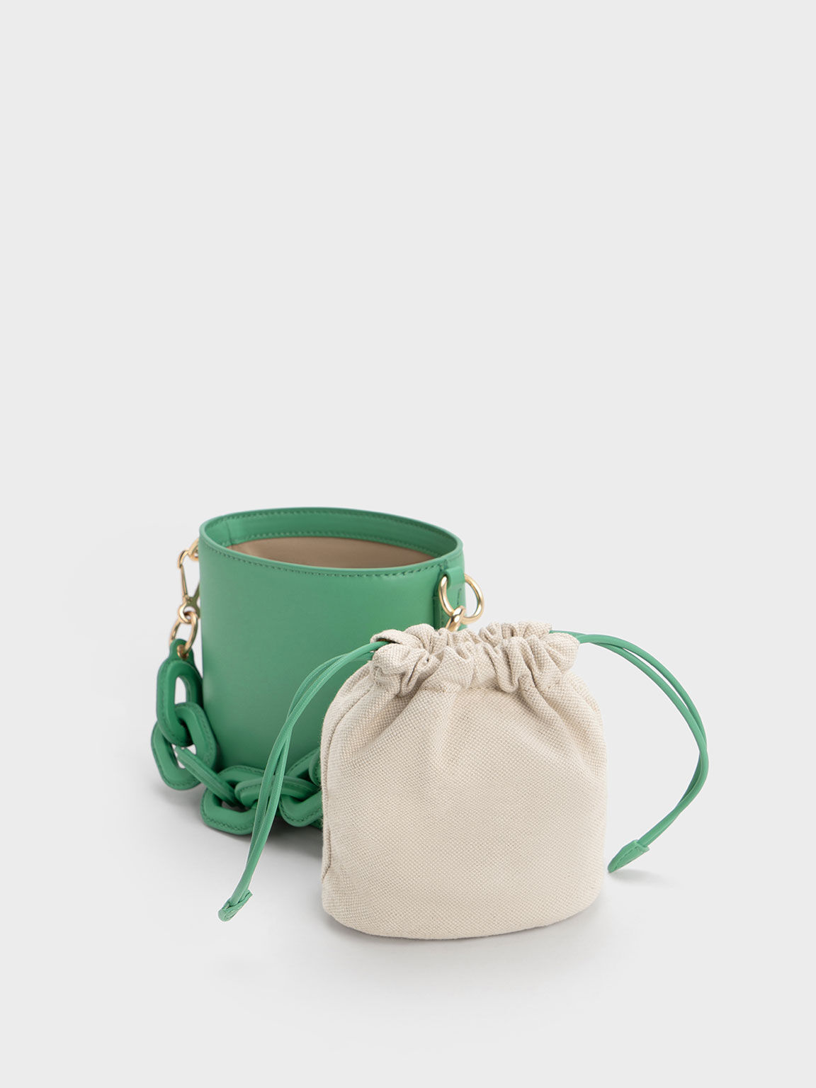 Belanja Tas Bucket Wanita Online | CHARLES & KEITH ID