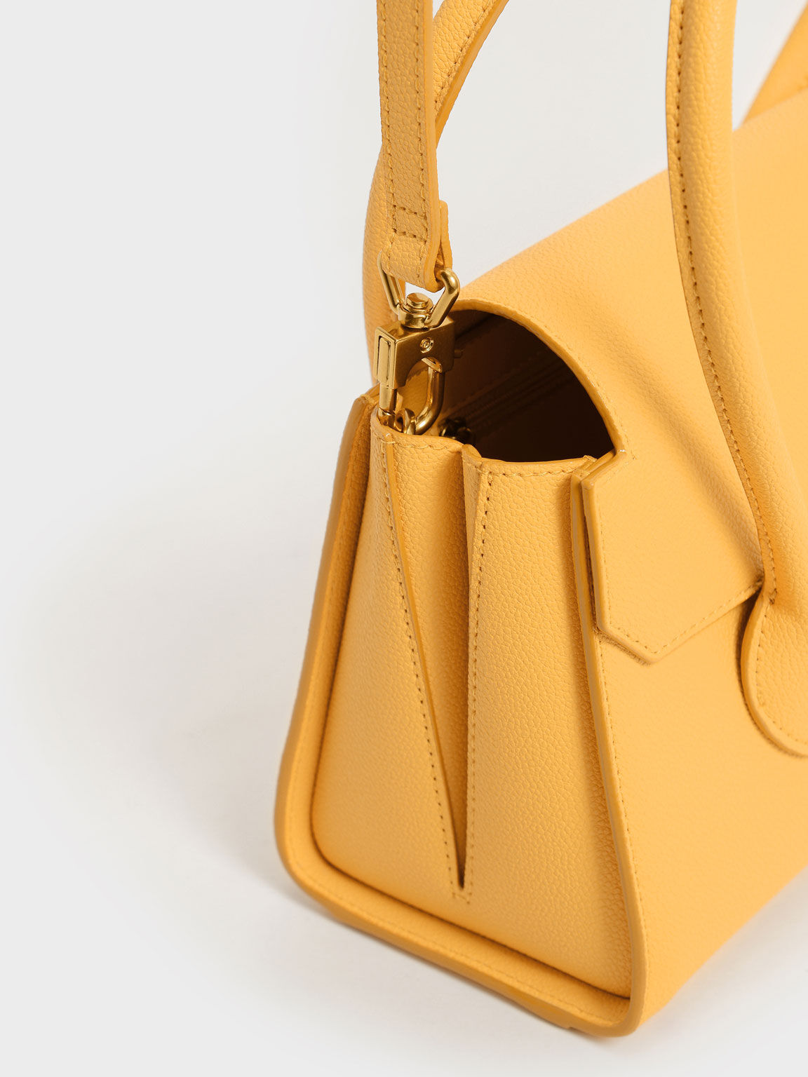 Sale Tas Handbags Wanita | Belanja Online | CHARLES & KEITH ID