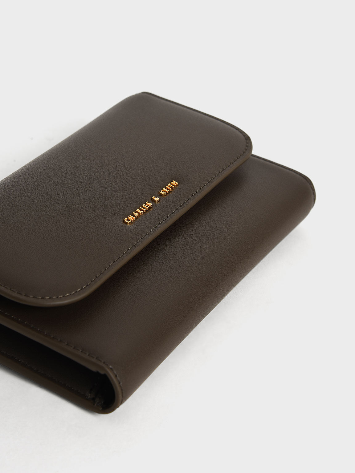Belanja Dompet Wanita | Gaya Eksklusif | CHARLES & KEITH ID